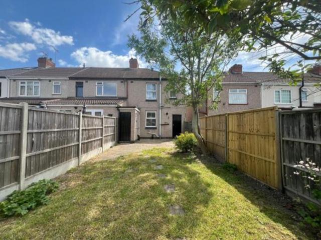3 bedroom semi detached house for rent in Oldham Avenue, Wyken, Coventry, CV2