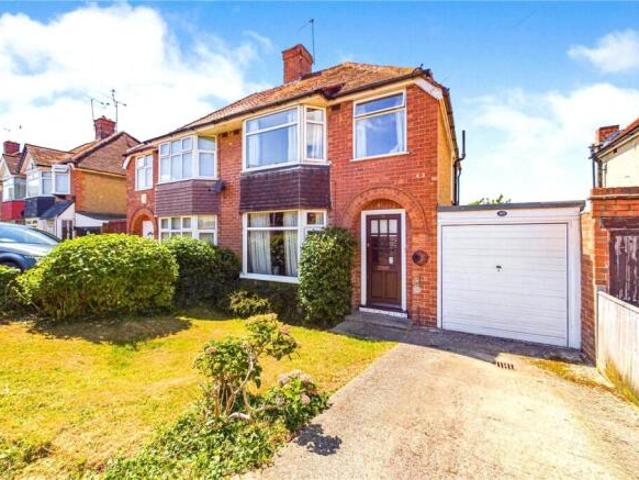 3 bedroom semi detached house for rent in Osborne Road, Reading, Berkshire, RG30