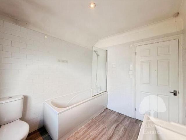 3 bedroom semi detached house for rent in Orchardville, Burnham, SL1