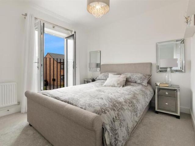 3 bedroom semi detached house for rent in Owlthorpe Lane, Rotherham, S60