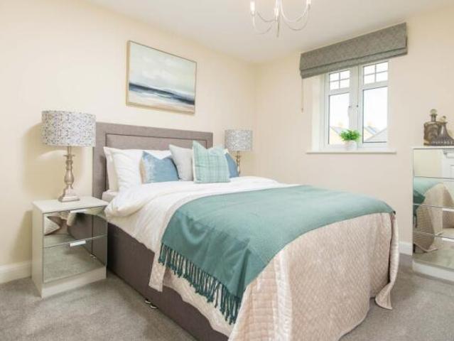 3 bedroom semi detached house for rent in Oxlip Boulevard, Ipswich, Suffolk, IP1