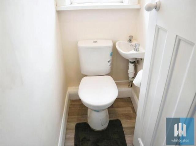 3 bedroom semi detached house for rent in Park Grove, Springwood, Huddersfield, HD1