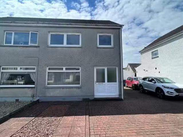 3 bedroom semi detached house for rent in Parkwood Crescent, B.
