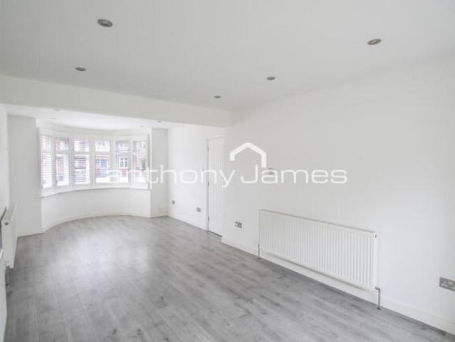 3 bedroom semi detached house for rent in Parsonage Manorway, Belvedere, DA17