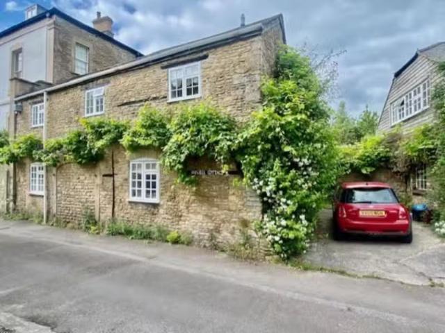 3 bedroom semi detached house for rent in Patwell Lane, Bruton.