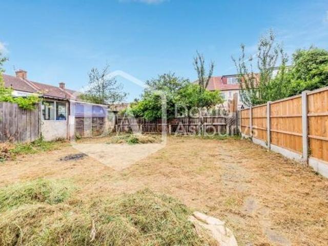 3 bedroom semi detached house for rent in Pendennis Road, West Green, London, N17