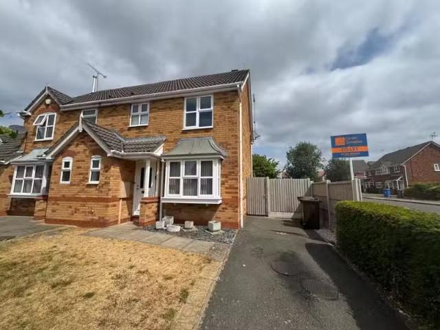 3 bedroom semi detached house for rent in Pendleside Way, Derb.