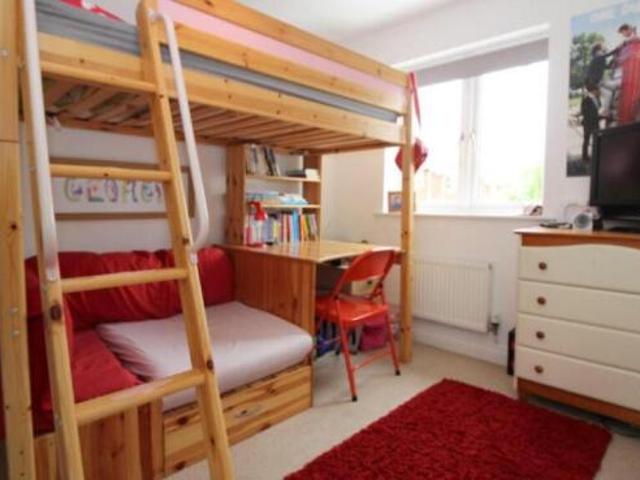 3 bedroom semi detached house for rent in Peninsula Road, Norton, Worcester, WR5