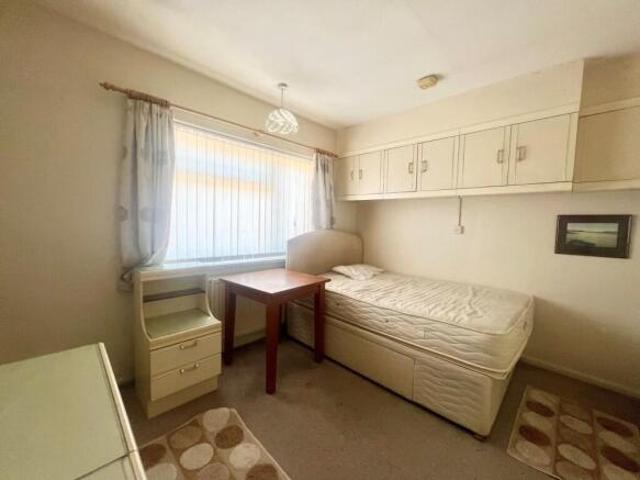 3 bedroom semi detached house for rent in Peacock Crescent, Clifton, NG11