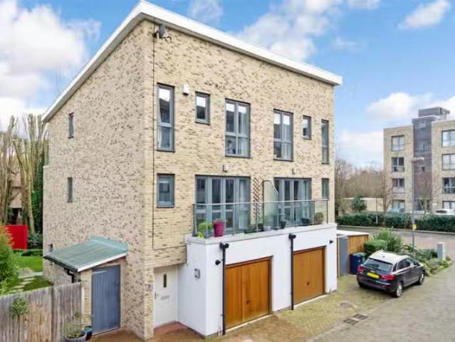 3 bedroom semi detached house for rent in Pepys Court, Cambrid.