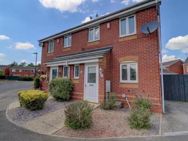 3 bedroom semi detached house for rent in Pericles Close, Heat.