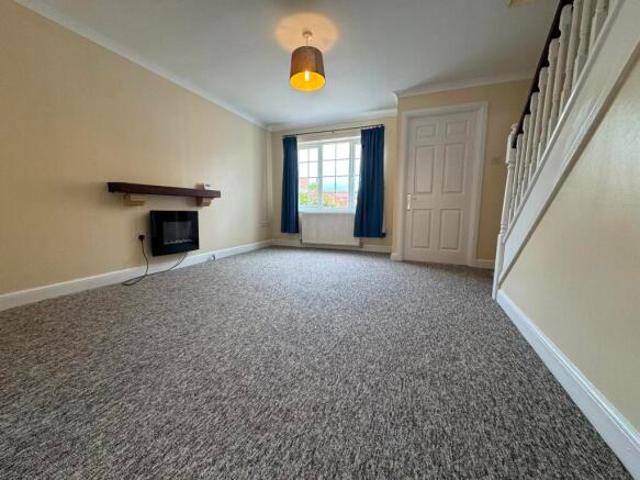 3 bedroom semi detached house for rent in Pheasant Close, Covingham, Swindon, SN3