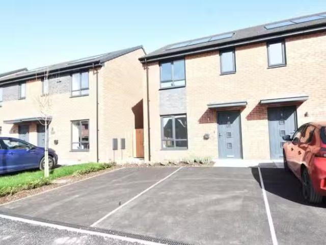 3 bedroom semi detached house for rent in Pine Close, Bury, BL9