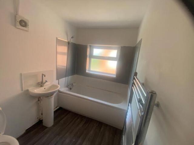 3 bedroom semi detached house for rent in Pinfold Avenue, Stoke on trent, ST6 8EH, ST6