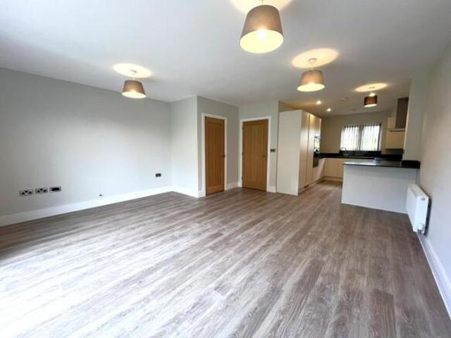 3 bedroom semi detached house for rent in Guernsey Avenue, EX4