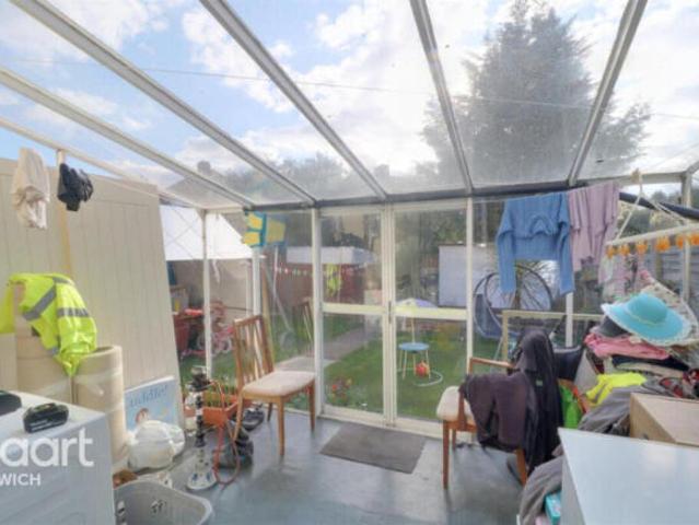 3 bedroom semi detached house for rent in Pickwick Road, Ipswich, IP2