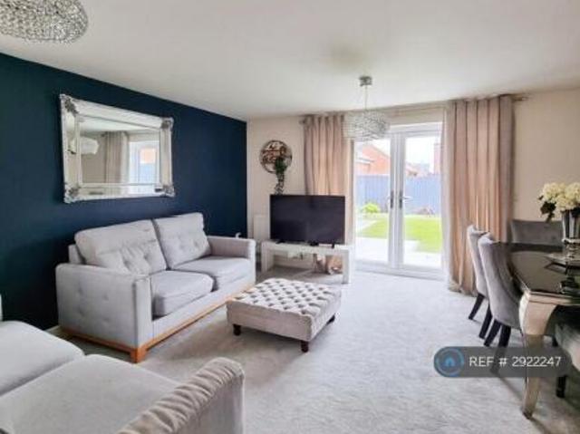 3 bedroom semi detached house for rent in Port Line Road, Brooklands, Milton Keynes, MK10