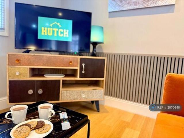 3 bedroom semi detached house for rent in Portland Mews, Leamington Spa, CV32