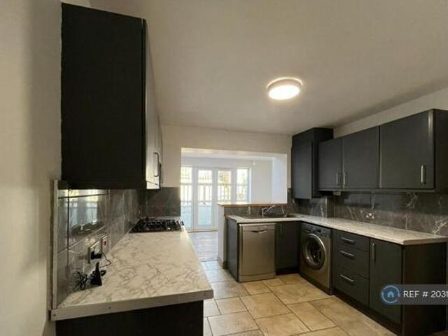 3 Bedroom Semi detached House For Rent In Portslade, Brighton