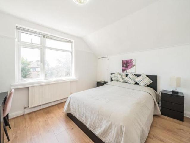 3 bedroom semi detached house for rent in Powder Mill Lane, Twickenham, TW2