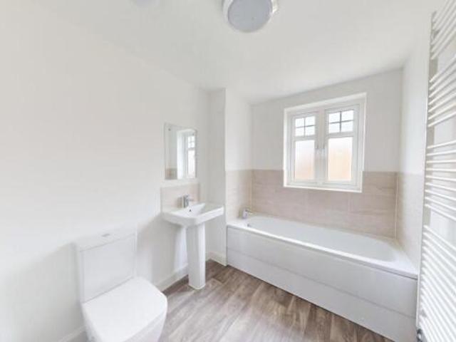3 bedroom semi detached house for rent in Platinum Way, Borden, Sittingbourne, ME10
