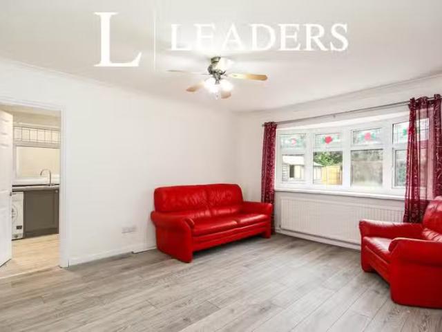 3 bedroom semi detached house for rent in Prince Edward Street.
