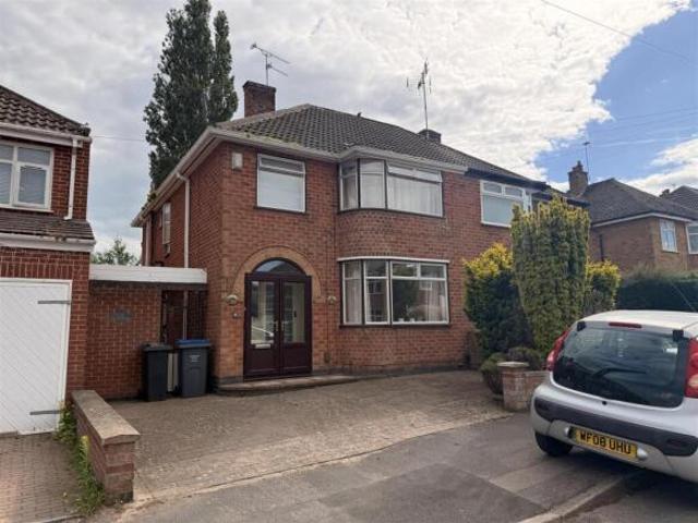 3 bedroom semi detached house for rent in Pulford Drive, Scraptoft, LE7