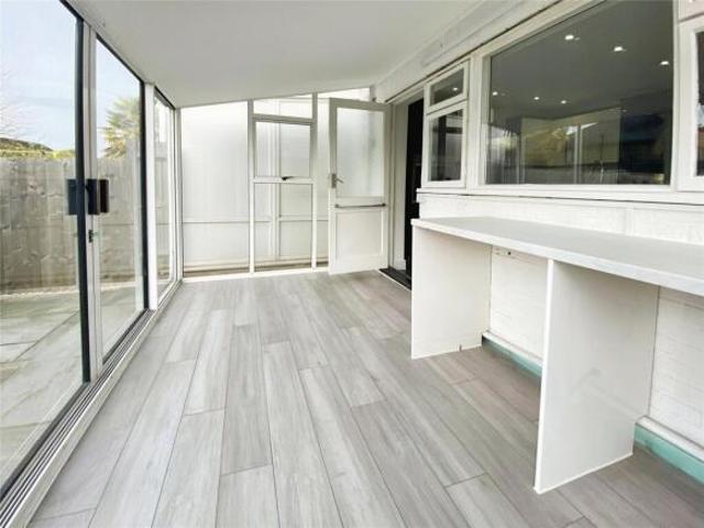 3 bedroom semi detached house for rent in Rainham Close, Maidstone, Kent, ME15