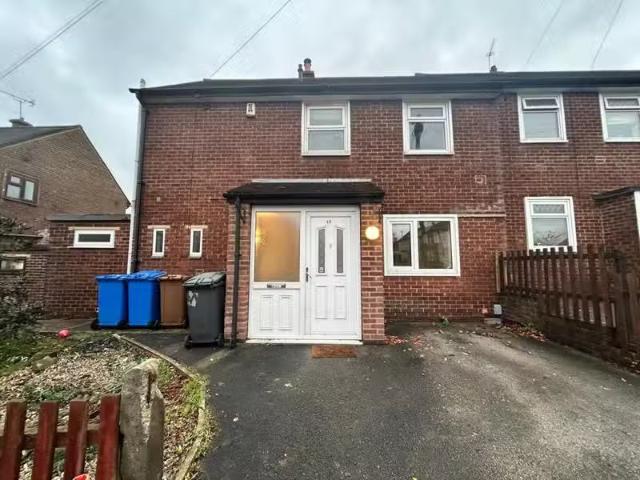 3 bedroom semi detached house for rent in Raleigh Street, Derb.
