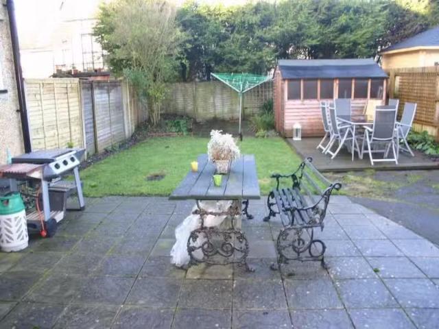 3 bedroom semi detached house for rent in Ravine Road, CANFORD.