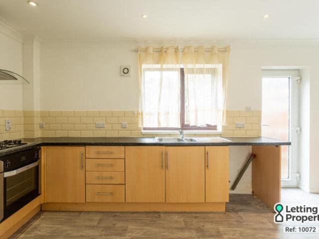 3 bedroom semi detached house for rent in Raymede Drive, Nottingham, Nottinghamshire, NG5 5FU, NG5