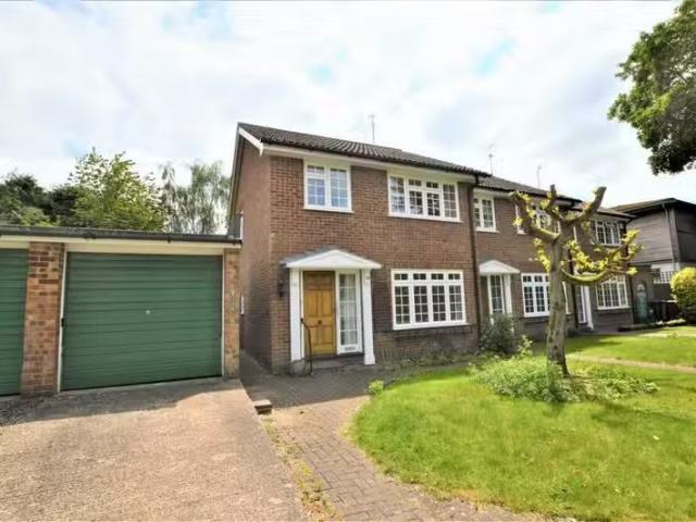 3 bedroom semi detached house for rent in Raymer Close, St. Al.