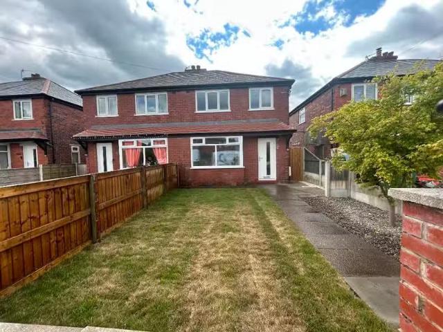 3 bedroom semi detached house for rent in Redvales Road, Bury.