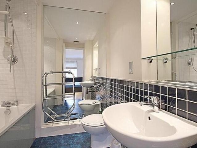 3 bedroom semi detached house for rent in Regatta Point, Brentford, Middlesex, TW8 0EB, TW8
