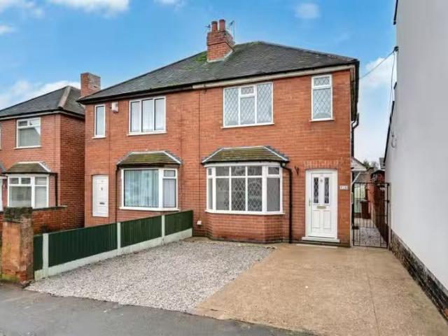 3 bedroom semi detached house for rent in Regent Street, Ilkes.