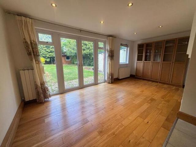 3 bedroom semi detached house for rent in Repton Road, Earley, RG6