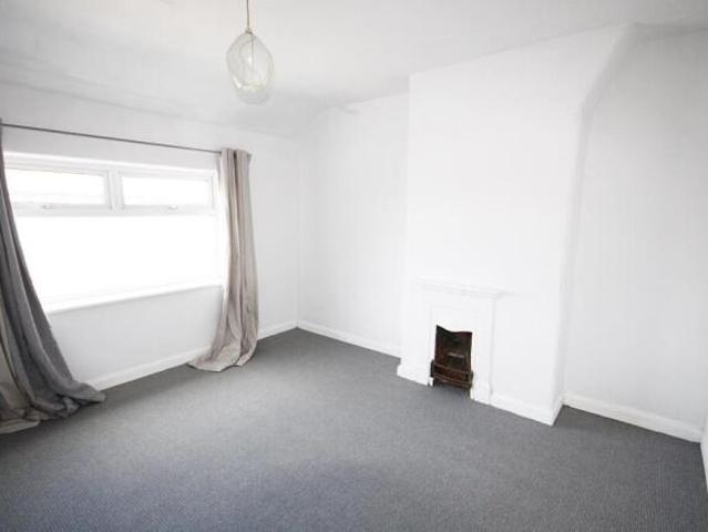 3 bedroom semi detached house for rent in Richmond Avenue, Warrington, WA4