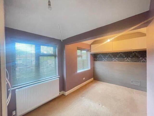 3 bedroom semi detached house for rent in Rickmansworth Rd, WD18