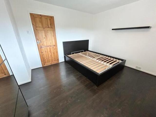 3 bedroom semi detached house for rent in Ridgeway, Swinton, M27