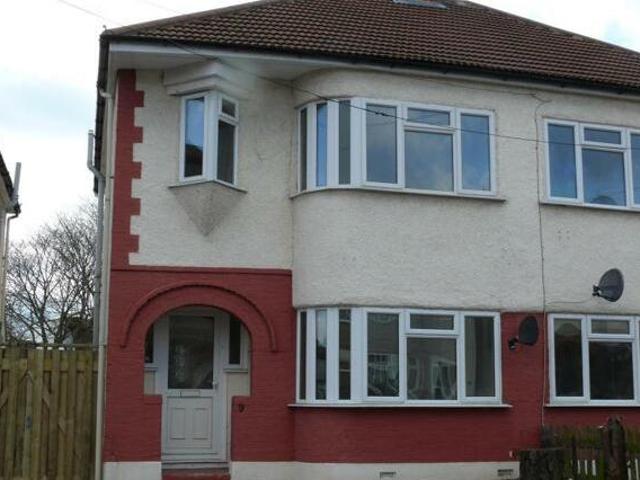 3 Bedroom Semi detached House For Rent In Romford, Essex