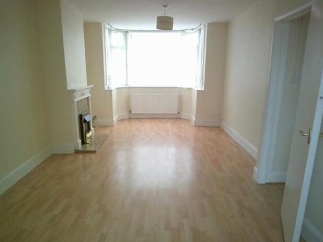 3 Bedroom Semi detached House For Rent In Romford, London