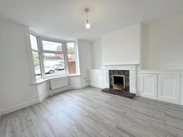 3 bedroom semi detached house for rent in Romney Road, Ashford, Kent, TN24