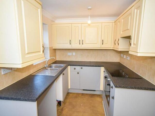 3 bedroom semi detached house for rent in Robey Street, Lincoln, LN5