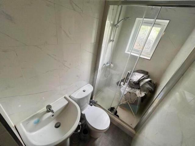 3 bedroom semi detached house for rent in Robin Road, Erdington, B23