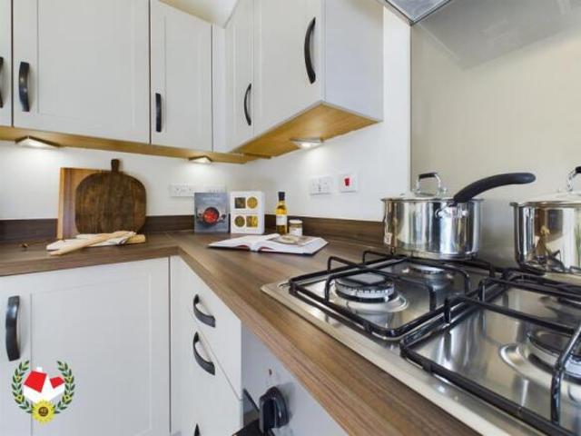 3 bedroom semi detached house for rent in Rose Workman Road, Winnycroft, Gloucester, GL4