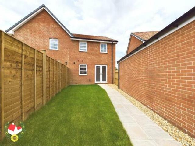 3 bedroom semi detached house for rent in Rose Workman Road, Winnycroft, Gloucester, GL4
