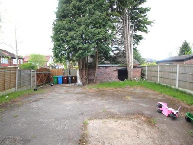 3 bedroom semi detached house for rent in Rothesay Road, Manchester, M8
