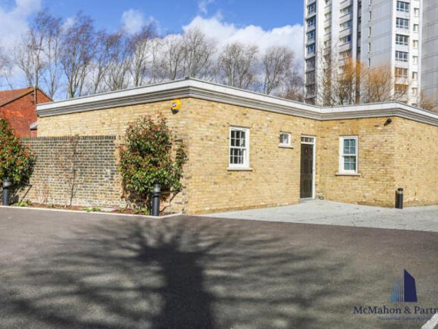 3 bedroom semi detached house for rent in Rushgrove Mews, Rushgrove Street, SE18
