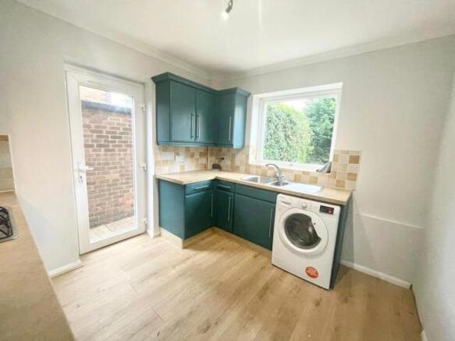 3 bedroom semi detached house for rent in Rushford Drive, Wollaton, NG8