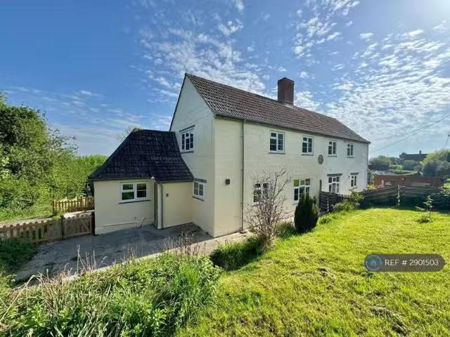 3 bedroom semi detached house for rent in Scotland, Horningsha.